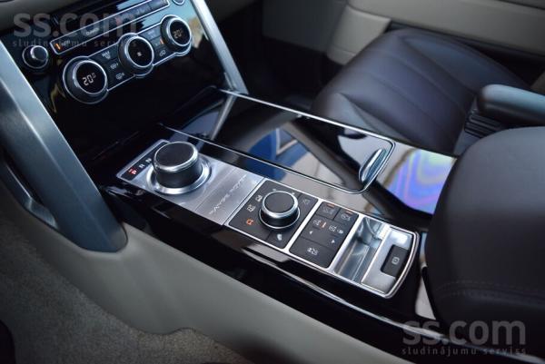 Black Land Rover Range Rover 2018 in Riga, with an engine capacity of 3.00 L and mileage of 57 thousand km for 44900 €, photo 5 on AUTOMOTO.COM.LV