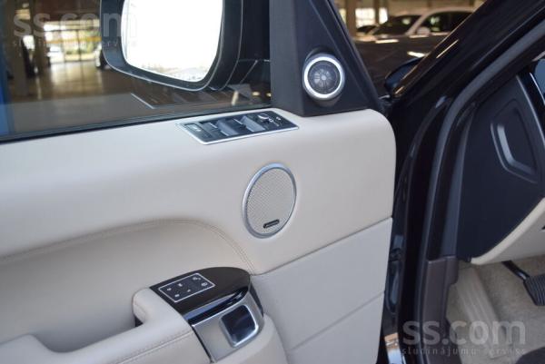 Black Land Rover Range Rover 2018 in Riga, with an engine capacity of 3.00 L and mileage of 57 thousand km for 44900 €, photo 10 on AUTOMOTO.COM.LV