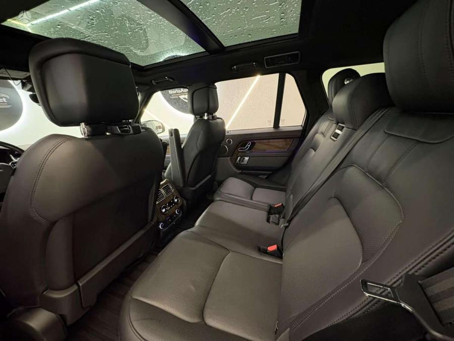 Black Land Rover Range Rover 2018 in Marijampole, with an engine capacity of 2.99 L and mileage of 120 thousand km for 32850 €, photo 20 on AUTOMOTO.COM.LV