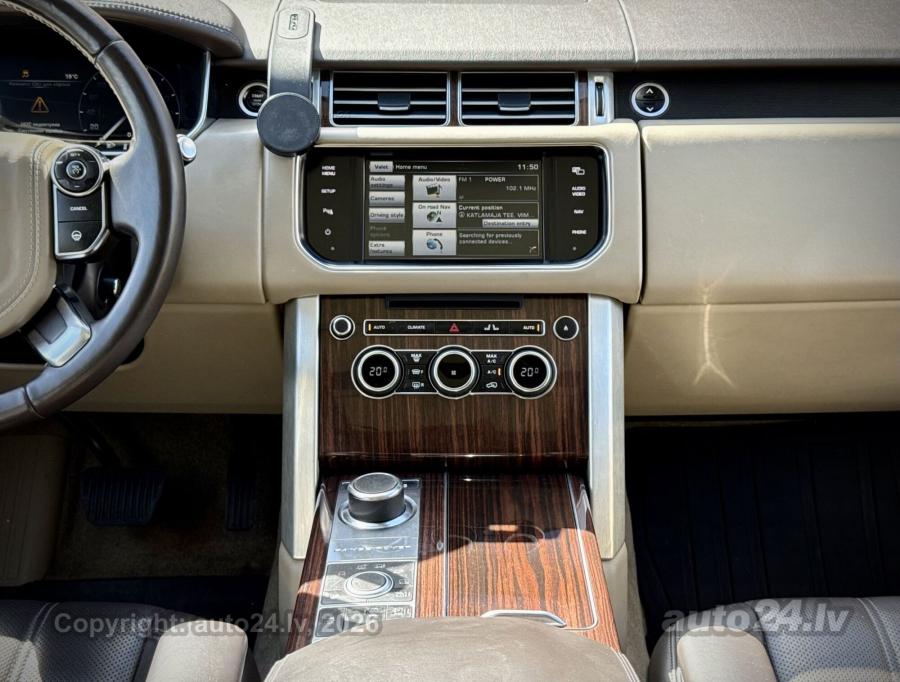 Melns Land Rover Range Rover 2018 Tallina, ar dzinēja tilpumu 3.00 L un nobraukumu 114 tūkst. km par 29990 €, foto 20 vietnē AUTOMOTO.COM.LV
