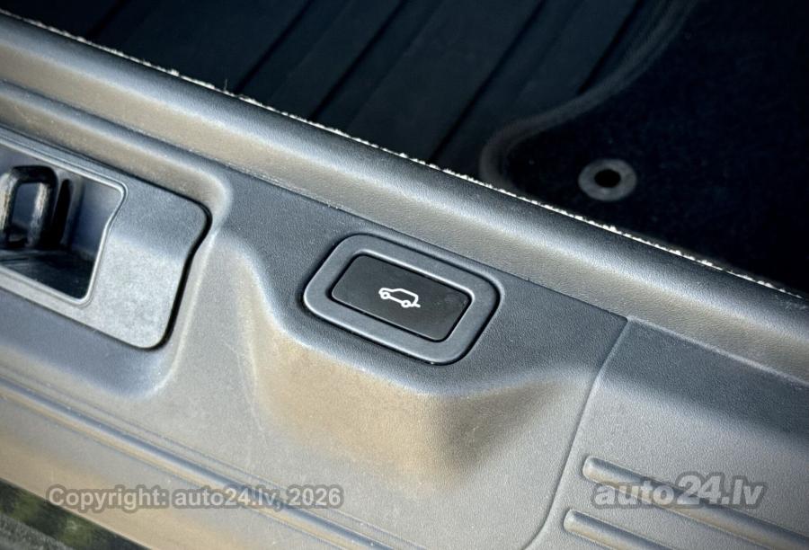 Melns Land Rover Range Rover 2018 Tallina, ar dzinēja tilpumu 3.00 L un nobraukumu 114 tūkst. km par 29990 €, foto 26 vietnē AUTOMOTO.COM.LV