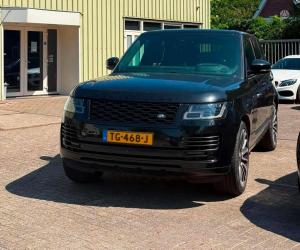 Melns Land Rover Range Rover 2018 Kauņa, ar dzinēja tilpumu 4.37 L un nobraukumu 160 tūkst. km par 28000 €, foto  vietnē AUTOMOTO.COM.LV
