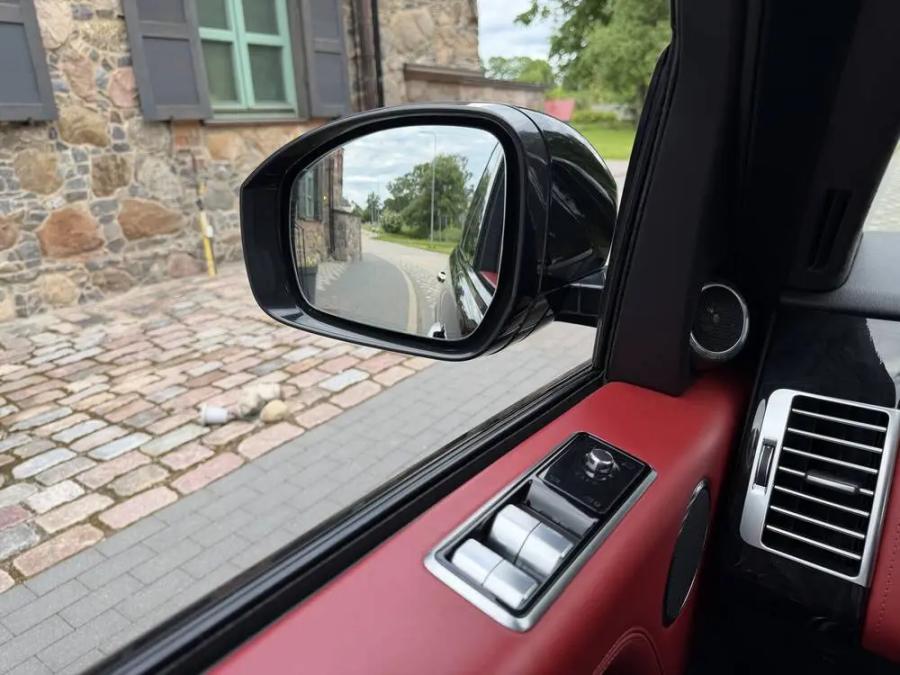 Melns Land Rover Range Rover 2019 Rēzekne, ar dzinēja tilpumu 4.40 L un nobraukumu 226 tūkst. km par 43990 €, foto 17 vietnē AUTOMOTO.COM.LV
