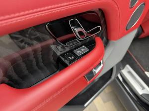 Melns Land Rover Range Rover 2019 Rēzekne, ar dzinēja tilpumu 4.40 L un nobraukumu 226 tūkst. km par 43990 €, foto 18 vietnē AUTOMOTO.COM.LV