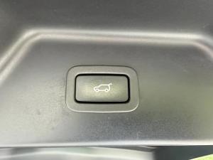 Melns Land Rover Range Rover 2019 Rēzekne, ar dzinēja tilpumu 4.40 L un nobraukumu 226 tūkst. km par 43990 €, foto 31 vietnē AUTOMOTO.COM.LV