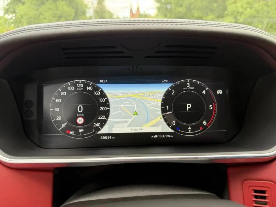 Melns Land Rover Range Rover 2019 Rēzekne, ar dzinēja tilpumu 4.40 L un nobraukumu 226 tūkst. km par 43990 €, foto 33 vietnē AUTOMOTO.COM.LV