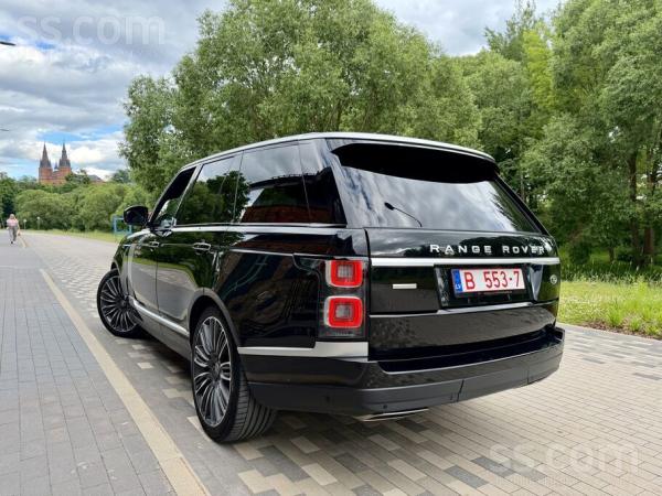 Black Land Rover Range Rover 2019 in Rezekne, with an engine capacity of 4.40 L and mileage of 226 thousand km for 43990 €, photo 6 on AUTOMOTO.COM.LV
