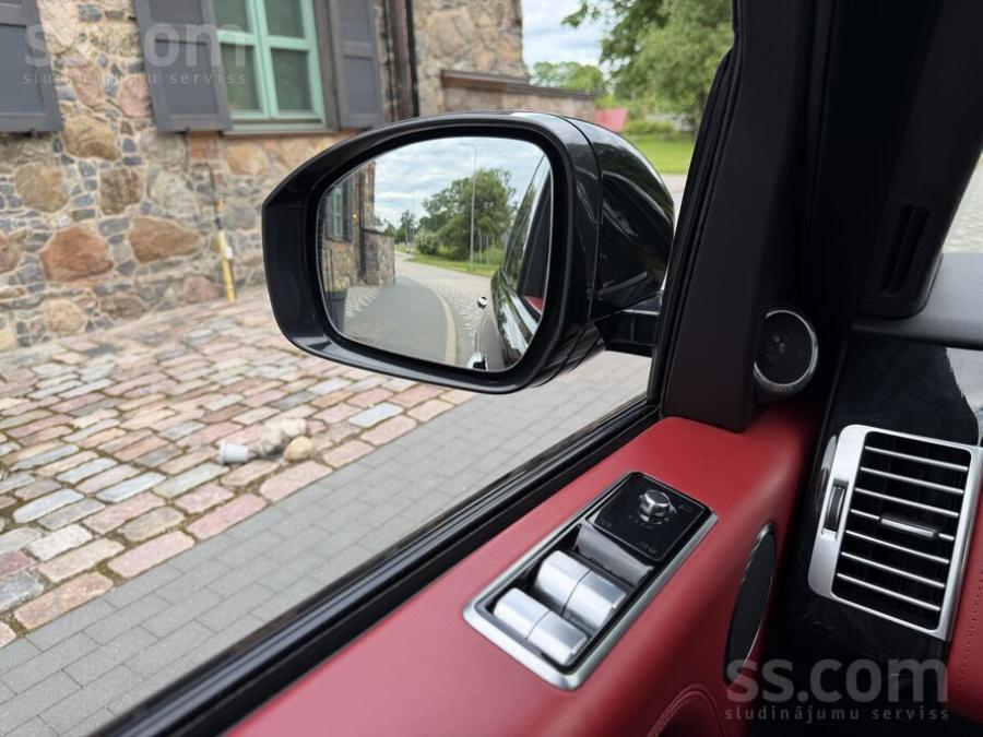 Black Land Rover Range Rover 2019 in Rezekne, with an engine capacity of 4.40 L and mileage of 226 thousand km for 43990 €, photo 17 on AUTOMOTO.COM.LV