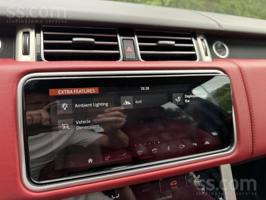 Black Land Rover Range Rover 2019 in Rezekne, with an engine capacity of 4.40 L and mileage of 226 thousand km for 43990 €, photo 23 on AUTOMOTO.COM.LV