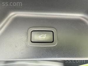 Black Land Rover Range Rover 2019 in Rezekne, with an engine capacity of 4.40 L and mileage of 226 thousand km for 43990 €, photo 33 on AUTOMOTO.COM.LV