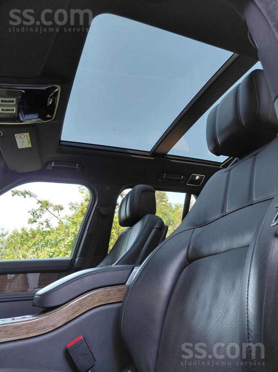Black Land Rover Range Rover 2019 in Riga, with an engine capacity of 3.00 L and mileage of 0 thousand km for 44500 €, photo 17 on AUTOMOTO.COM.LV