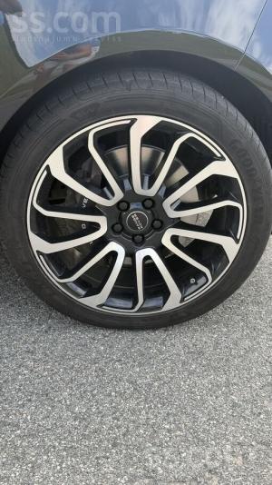 Black Land Rover Range Rover 2019 in Aizkraukle, with an engine capacity of 4.40 L and mileage of 222 thousand km for 41900 €, photo 7 on AUTOMOTO.COM.LV