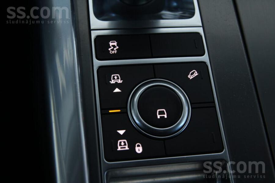 Melns Land Rover Range Rover 2020 Rīga, ar dzinēja tilpumu 3.00 L un nobraukumu 116 tūkst. km par 31000 €, foto 21 vietnē AUTOMOTO.COM.LV