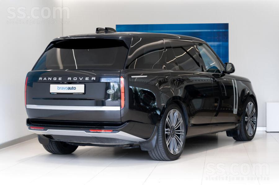 Melns Land Rover Range Rover 2022 Rīga, ar dzinēja tilpumu 3.00 L un nobraukumu 33 tūkst. km par 105990 €, foto 4 vietnē AUTOMOTO.COM.LV