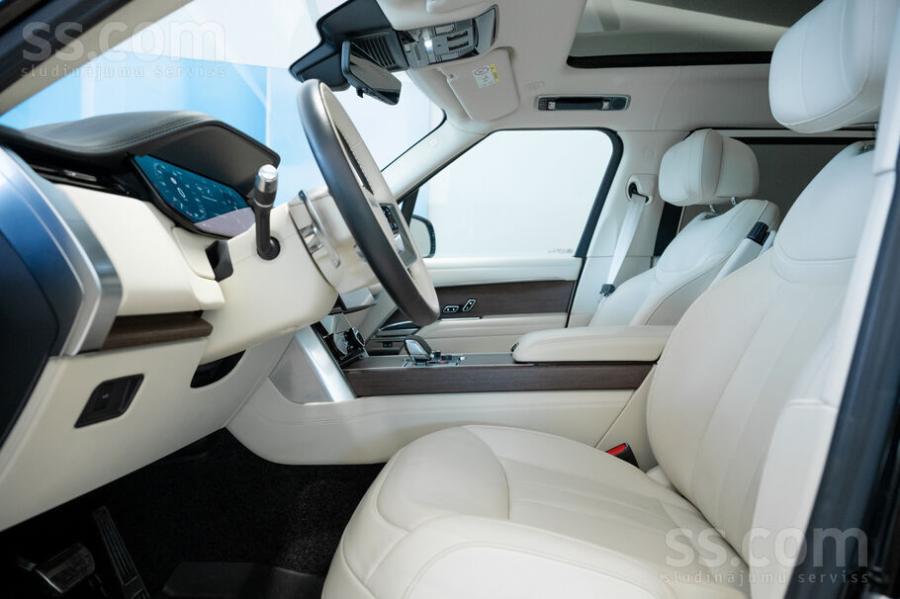 Melns Land Rover Range Rover 2022 Rīga, ar dzinēja tilpumu 3.00 L un nobraukumu 33 tūkst. km par 105990 €, foto 13 vietnē AUTOMOTO.COM.LV