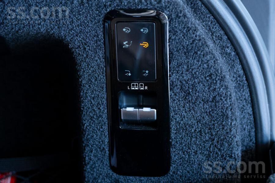 Melns Land Rover Range Rover 2022 Rīga, ar dzinēja tilpumu 3.00 L un nobraukumu 33 tūkst. km par 105990 €, foto 26 vietnē AUTOMOTO.COM.LV