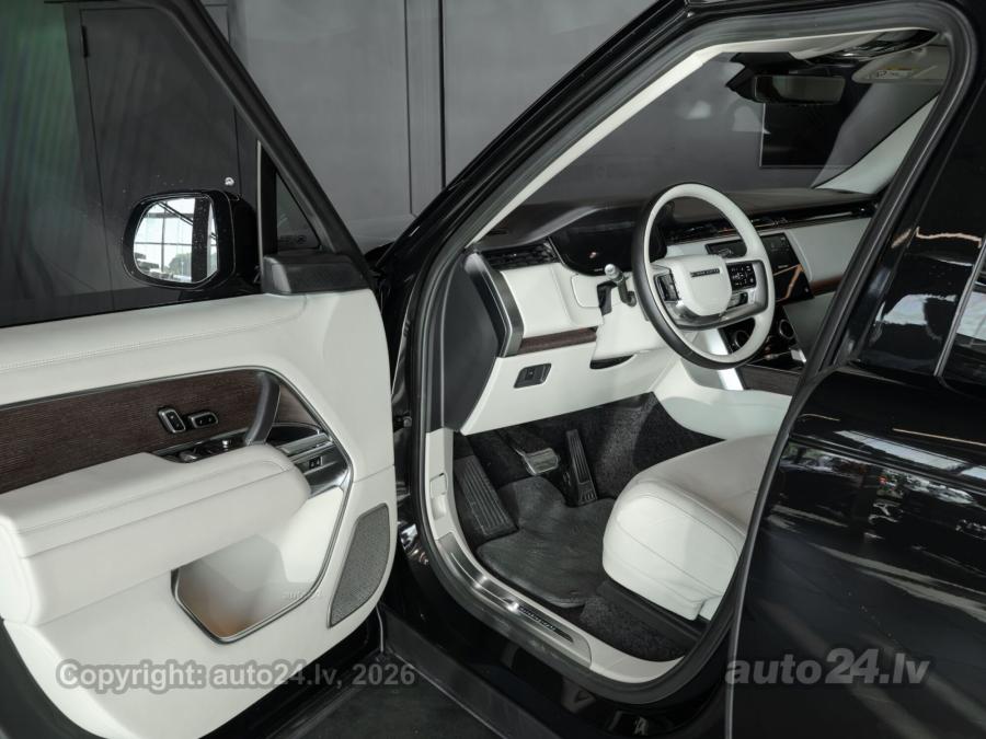 Melns Land Rover Range Rover 2022 Tallina, ar dzinēja tilpumu 3.00 L un nobraukumu 35 tūkst. km par 145900 €, foto 8 vietnē AUTOMOTO.COM.LV