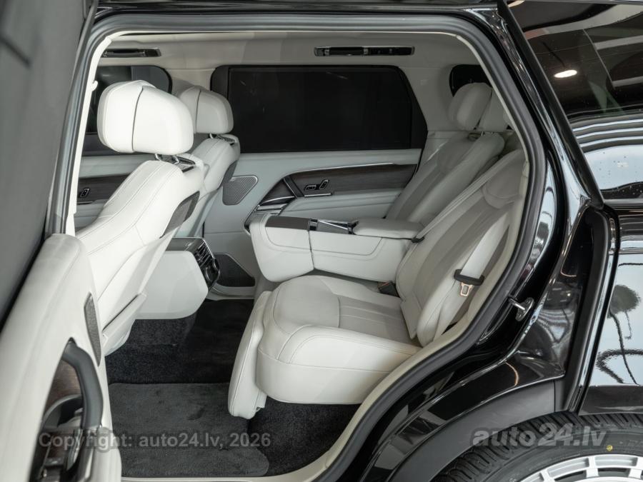 Melns Land Rover Range Rover 2022 Tallina, ar dzinēja tilpumu 3.00 L un nobraukumu 35 tūkst. km par 145900 €, foto 11 vietnē AUTOMOTO.COM.LV