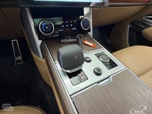 Melns Land Rover Range Rover 2023 Avižieniai, ar dzinēja tilpumu 3.00 L un nobraukumu 87 tūkst. km par 104900 €, foto 30 vietnē AUTOMOTO.COM.LV