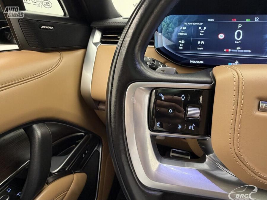 Melns Land Rover Range Rover 2023 Avižieniai, ar dzinēja tilpumu 3.00 L un nobraukumu 87 tūkst. km par 104900 €, foto 34 vietnē AUTOMOTO.COM.LV