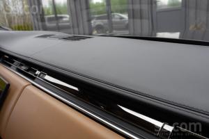 Melns Land Rover Range Rover 2023 Jelgava, ar dzinēja tilpumu 3.00 L un nobraukumu 67 tūkst. km par 135000 €, foto 14 vietnē AUTOMOTO.COM.LV