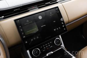 Melns Land Rover Range Rover 2023 Jelgava, ar dzinēja tilpumu 3.00 L un nobraukumu 67 tūkst. km par 135000 €, foto 24 vietnē AUTOMOTO.COM.LV