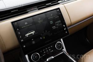 Melns Land Rover Range Rover 2023 Jelgava, ar dzinēja tilpumu 3.00 L un nobraukumu 67 tūkst. km par 135000 €, foto 25 vietnē AUTOMOTO.COM.LV