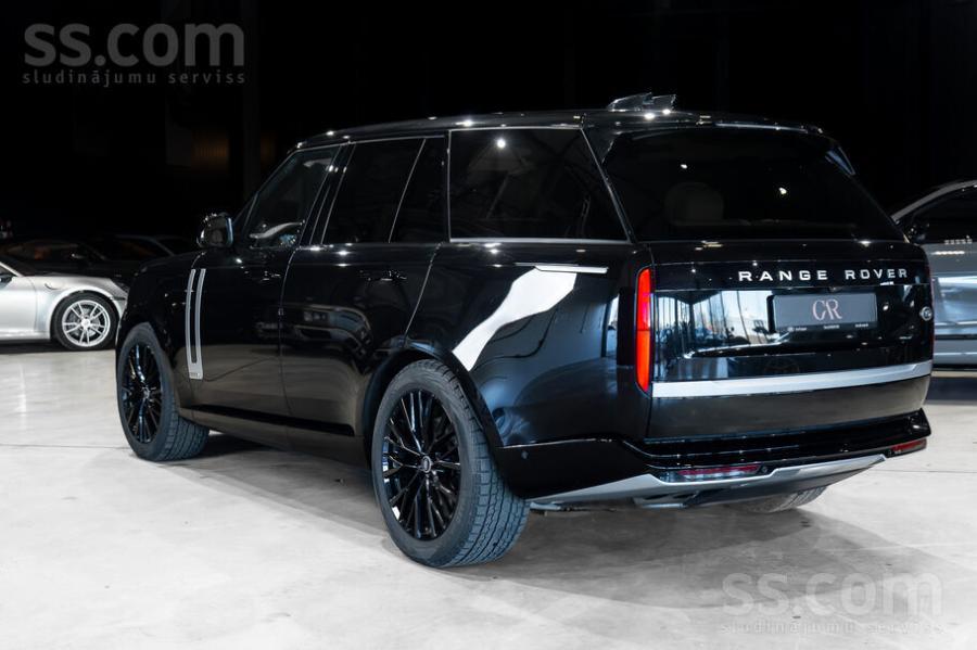 Melns Land Rover Range Rover 2023 Rīga, ar dzinēja tilpumu 3.00 L un nobraukumu 32 tūkst. km par 121000 €, foto 7 vietnē AUTOMOTO.COM.LV