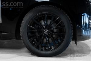 Melns Land Rover Range Rover 2023 Rīga, ar dzinēja tilpumu 3.00 L un nobraukumu 32 tūkst. km par 121000 €, foto 8 vietnē AUTOMOTO.COM.LV
