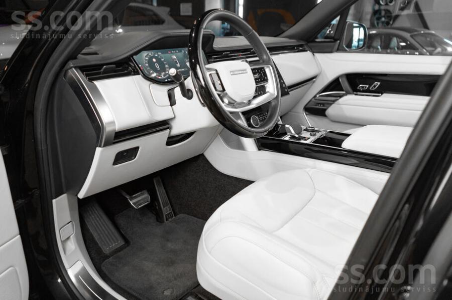 Melns Land Rover Range Rover 2023 Rīga, ar dzinēja tilpumu 3.00 L un nobraukumu 32 tūkst. km par 121000 €, foto 11 vietnē AUTOMOTO.COM.LV