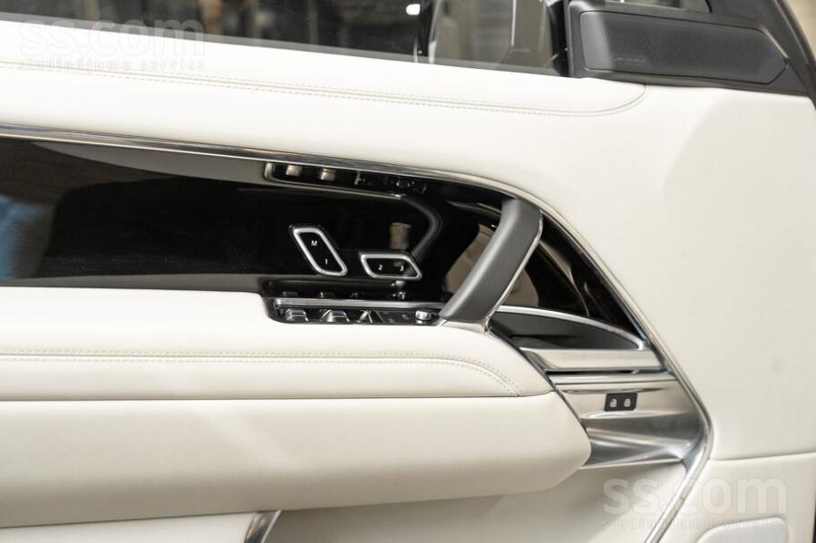 Melns Land Rover Range Rover 2023 Rīga, ar dzinēja tilpumu 3.00 L un nobraukumu 32 tūkst. km par 121000 €, foto 17 vietnē AUTOMOTO.COM.LV