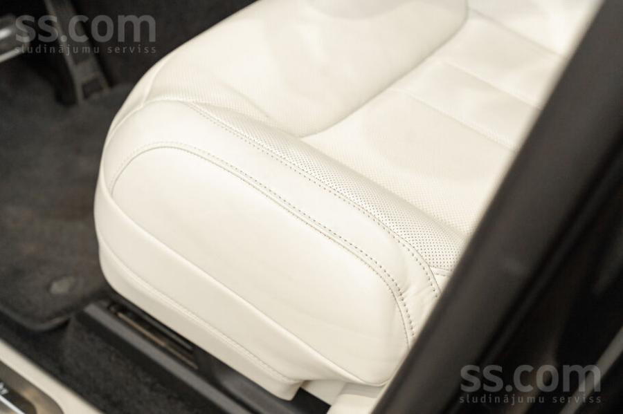 Melns Land Rover Range Rover 2023 Rīga, ar dzinēja tilpumu 3.00 L un nobraukumu 32 tūkst. km par 121000 €, foto 19 vietnē AUTOMOTO.COM.LV