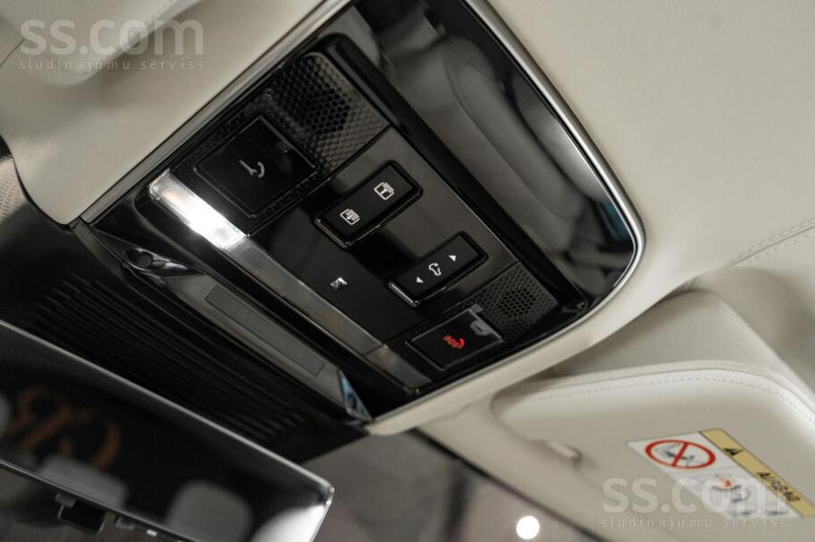 Melns Land Rover Range Rover 2023 Rīga, ar dzinēja tilpumu 3.00 L un nobraukumu 32 tūkst. km par 121000 €, foto 24 vietnē AUTOMOTO.COM.LV