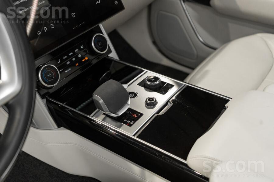 Melns Land Rover Range Rover 2023 Rīga, ar dzinēja tilpumu 3.00 L un nobraukumu 32 tūkst. km par 121000 €, foto 31 vietnē AUTOMOTO.COM.LV
