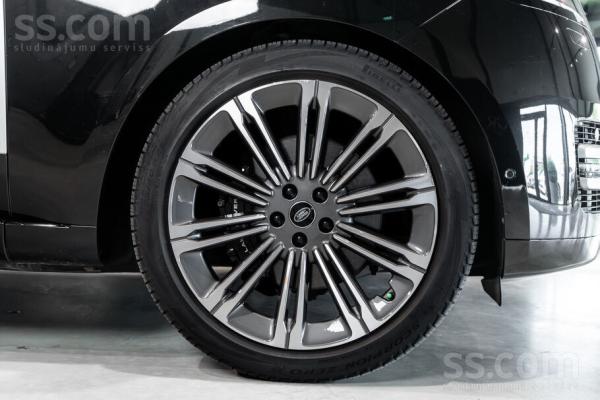 Melns Land Rover Range Rover 2023 Rīga, ar dzinēja tilpumu 3.00 L un nobraukumu 32 tūkst. km par 119900 €, foto 8 vietnē AUTOMOTO.COM.LV