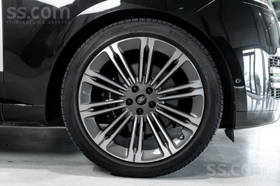Melns Land Rover Range Rover 2023 Rīga, ar dzinēja tilpumu 3.00 L un nobraukumu 32 tūkst. km par 119900 €, foto 8 vietnē AUTOMOTO.COM.LV