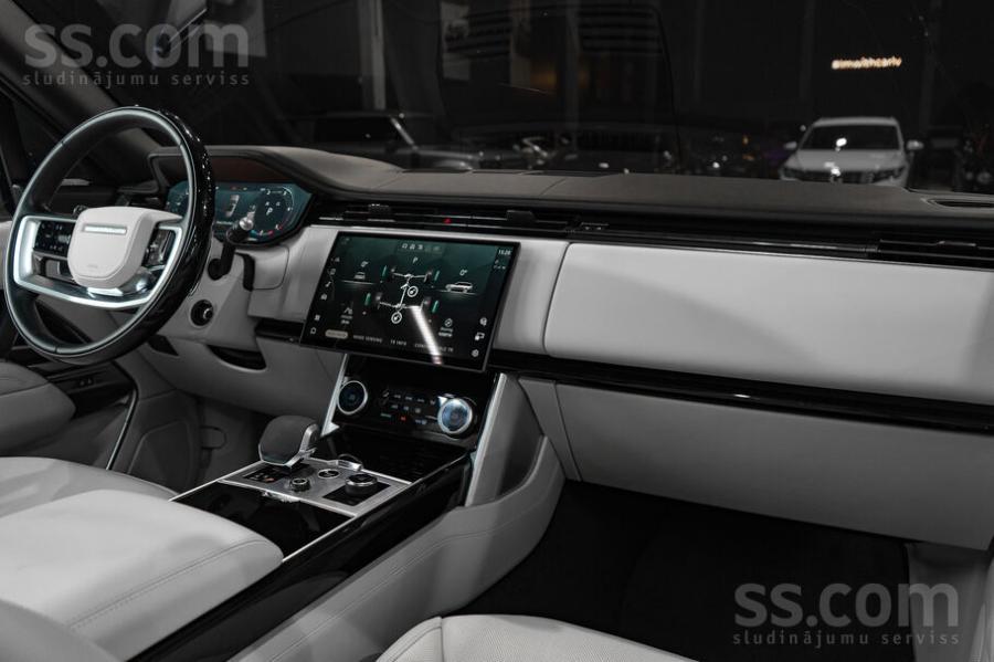 Melns Land Rover Range Rover 2023 Rīga, ar dzinēja tilpumu 3.00 L un nobraukumu 32 tūkst. km par 119900 €, foto 12 vietnē AUTOMOTO.COM.LV