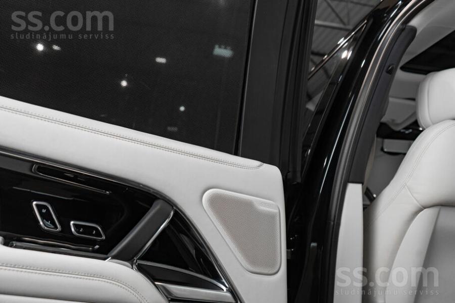 Melns Land Rover Range Rover 2023 Rīga, ar dzinēja tilpumu 3.00 L un nobraukumu 32 tūkst. km par 119900 €, foto 35 vietnē AUTOMOTO.COM.LV