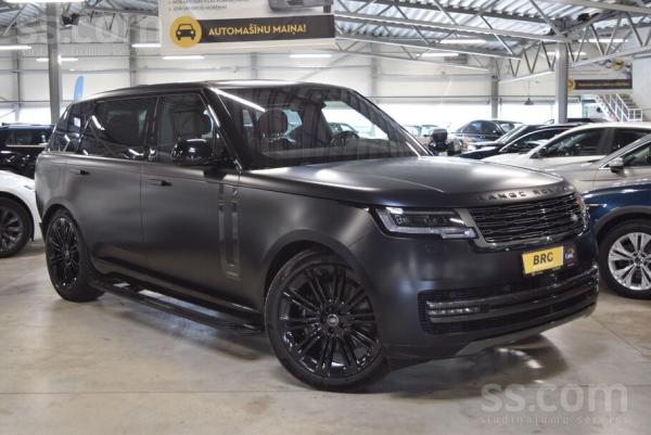 Melns Land Rover Range Rover 2023 Rīga, ar dzinēja tilpumu 4.40 L un nobraukumu 39 tūkst. km par 159000 €, foto  vietnē AUTOMOTO.COM.LV