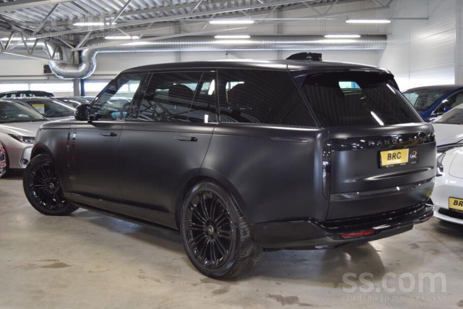 Melns Land Rover Range Rover 2023 Rīga, ar dzinēja tilpumu 4.40 L un nobraukumu 39 tūkst. km par 159000 €, foto 3 vietnē AUTOMOTO.COM.LV
