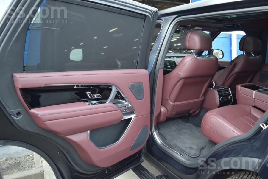 Melns Land Rover Range Rover 2023 Rīga, ar dzinēja tilpumu 4.40 L un nobraukumu 39 tūkst. km par 159000 €, foto 16 vietnē AUTOMOTO.COM.LV