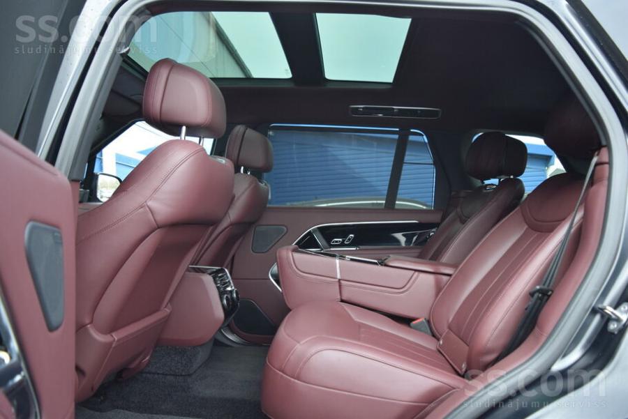 Melns Land Rover Range Rover 2023 Rīga, ar dzinēja tilpumu 4.40 L un nobraukumu 39 tūkst. km par 159000 €, foto 17 vietnē AUTOMOTO.COM.LV