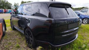 Melns Land Rover Range Rover 2023 Kauņa, ar dzinēja tilpumu 3.00 L un nobraukumu 73 tūkst. km par 42000 €, foto  vietnē AUTOMOTO.COM.LV