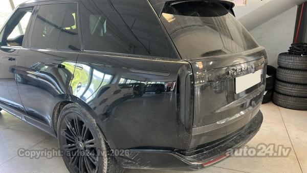 Melns Land Rover Range Rover 2023 Tallina, ar dzinēja tilpumu 3.00 L un nobraukumu 195 tūkst. km par 87900 €, foto 6 vietnē AUTOMOTO.COM.LV