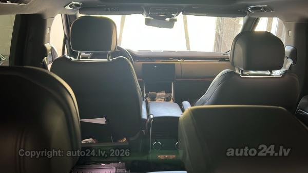 Melns Land Rover Range Rover 2023 Tallina, ar dzinēja tilpumu 3.00 L un nobraukumu 195 tūkst. km par 87900 €, foto 5 vietnē AUTOMOTO.COM.LV