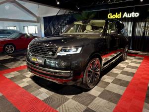 Melns Land Rover Range Rover 2023 Viļņa, ar dzinēja tilpumu 4.40 L un nobraukumu 69 tūkst. km par 139150 €, foto  vietnē AUTOMOTO.COM.LV