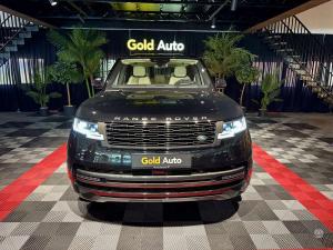 Melns Land Rover Range Rover 2023 Viļņa, ar dzinēja tilpumu 4.40 L un nobraukumu 69 tūkst. km par 139150 €, foto 4 vietnē AUTOMOTO.COM.LV