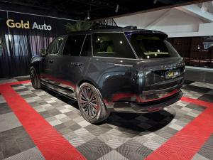 Melns Land Rover Range Rover 2023 Viļņa, ar dzinēja tilpumu 4.40 L un nobraukumu 69 tūkst. km par 139150 €, foto 7 vietnē AUTOMOTO.COM.LV