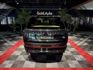 Melns Land Rover Range Rover 2023 Viļņa, ar dzinēja tilpumu 4.40 L un nobraukumu 69 tūkst. km par 139150 €, foto 8 vietnē AUTOMOTO.COM.LV