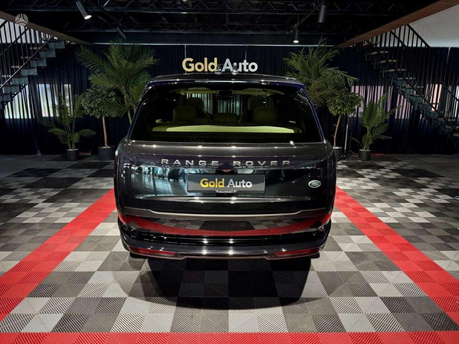 Melns Land Rover Range Rover 2023 Viļņa, ar dzinēja tilpumu 4.40 L un nobraukumu 69 tūkst. km par 139150 €, foto 8 vietnē AUTOMOTO.COM.LV